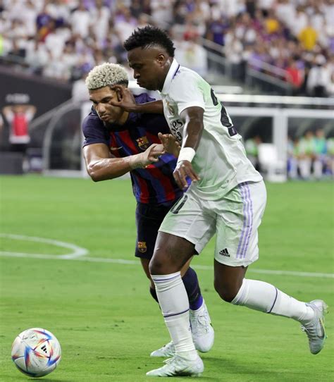 Ronald Araujo flattened Vinicius Tchouaméni in Barca 1 0 Real