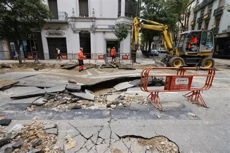 Reparan los destrozos tras el reventón en la Puerta del Carmen Imágenes
