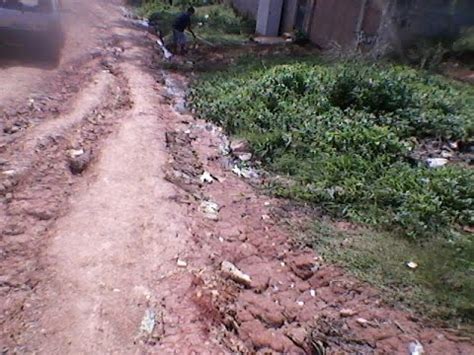 Moradores do Chácaras Del Rey em Contagem reclamam da falta de esgoto