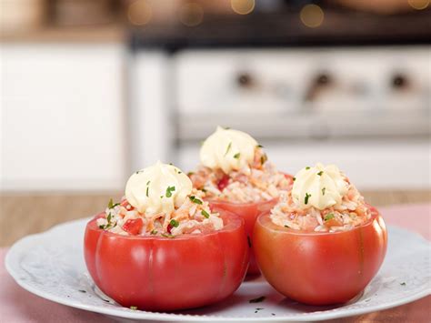 Cómo hacer tomates rellenos Receta rápida Recepedia