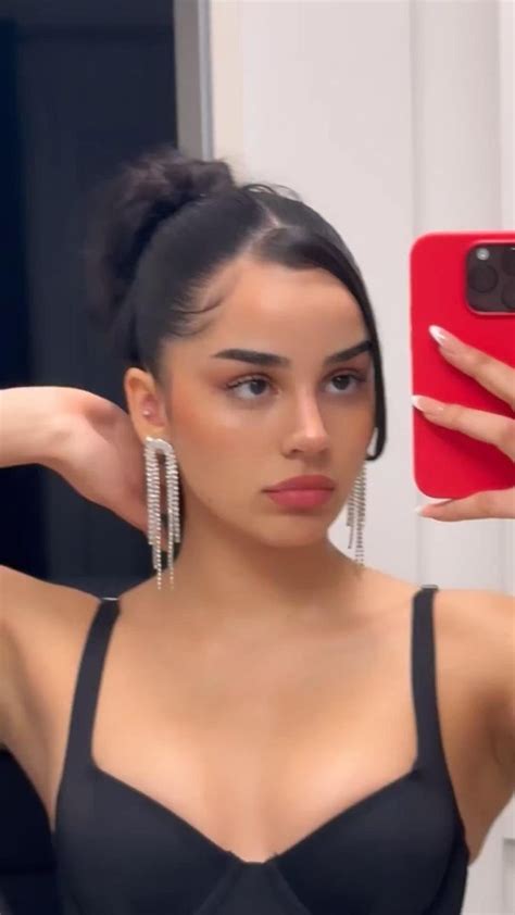 emilia nia via instagram stories Vídeo Cabelo Biquini Emilia