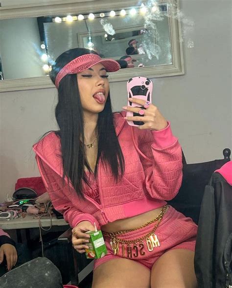 Anna Pepe In Moschino By Itsjeremyscott For Cookies N Cream Video