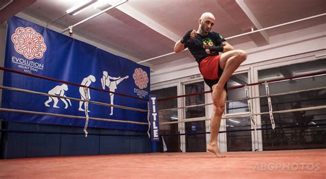 Su guía para el entrenamiento de Muay Thai en casa Li Linguas