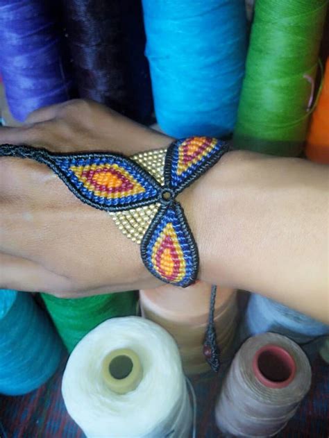 Pin de villa chacao en Macrame brazaletes Brazaletes Macramé