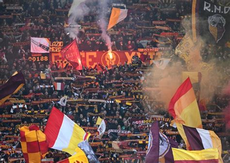 Le Coreografie Del Derby Lazio Roma Spettacolo Mozzafiato FOTO E VIDEO