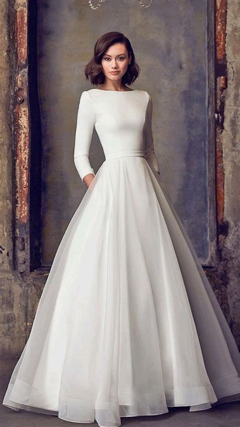 Pin Di Everything Allowed Su Pins By You Abiti Da Sposa Eleganti