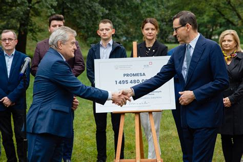 Premier Mateusz Morawiecki Aby Polska Pi Knia A Odnawiamy Zabytki