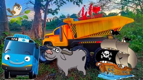 Membersihkan Mainan Kereta Api Truck Oleng Tayo Mobil Balap Truk