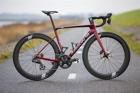 Review Argon18 SUM Je Gaat Je Een Betere Coureur Wanen Dan Je Bent