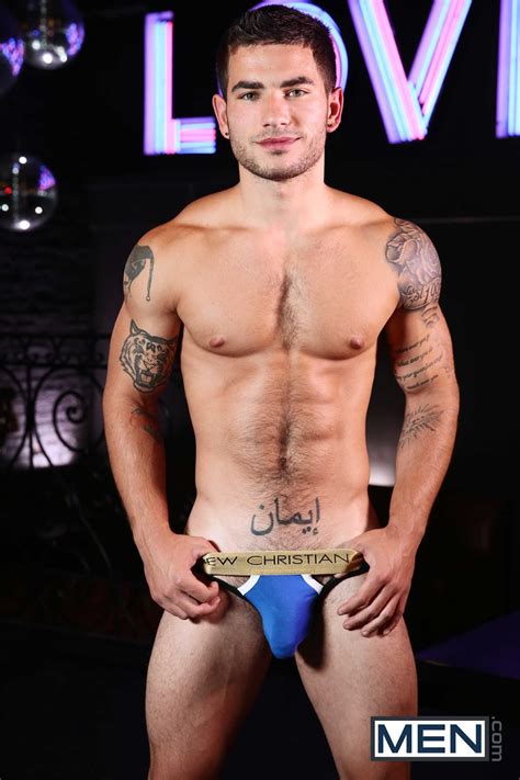 GAY MANS PLEASURE PORN STAR VADIM BLACK