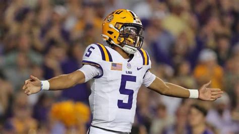 College Football LSU QB Jayden Daniels Wins 2023 Heisman Trophy