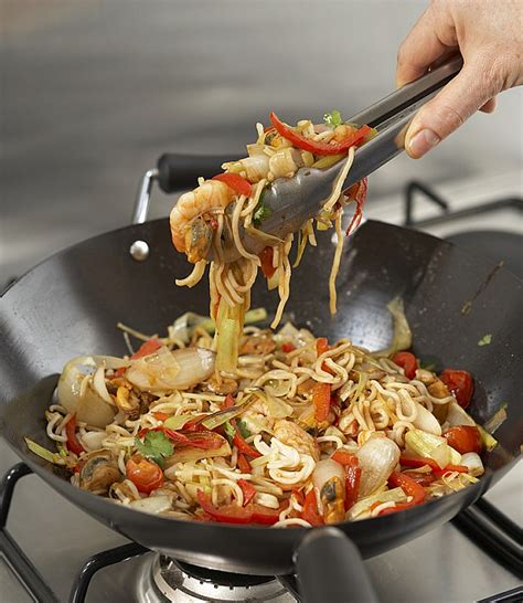 Wok Makaronai Su Juros Gerybemis Receptai Patiekalai Su Nuotraukomis