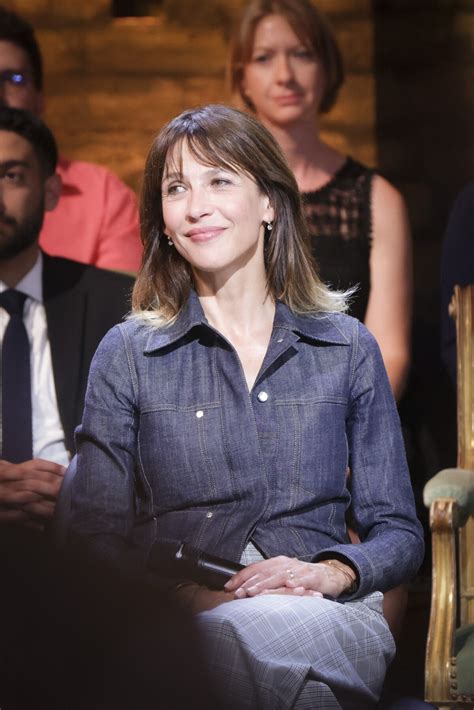 Vid O Sophie Marceau Surprend Avec Une Nouvelle Coupe De Cheveux Un