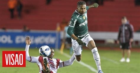 Visão Palmeiras goleia e já está nos oitavos de final da Taça dos