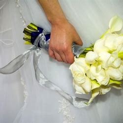Rama Prozor Info Znate li zašto mladenka baca buket na vjenčanju