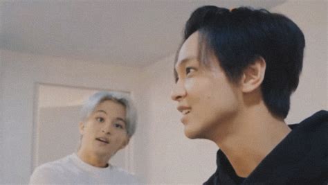 Mwaiz On Twitter Rt Haechanprints Haechan Wearing A Hairpin Oh He