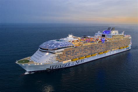 ROYAL CARIBBEAN INAUGURÓ EL CRUCERO MÁS GRANDE DEL MUNDO WONDER OF THE