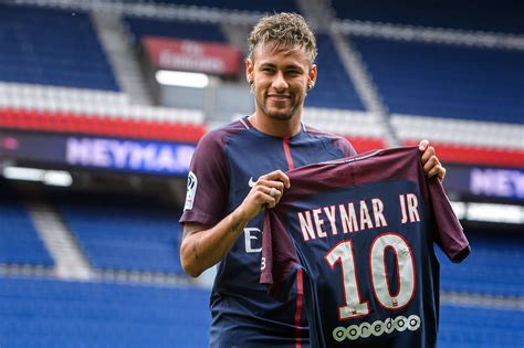 Neymar dice que fichó por el PSG porque buscaba un nuevo desafío