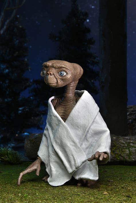 E T The Extra Terrestrial 40th Anniversary 7 Scale Action Figure
