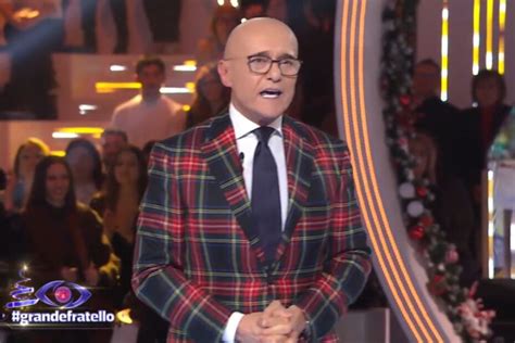 Grande Fratello Ascolti In Picchiata Alfonso Signorini Affronta Un