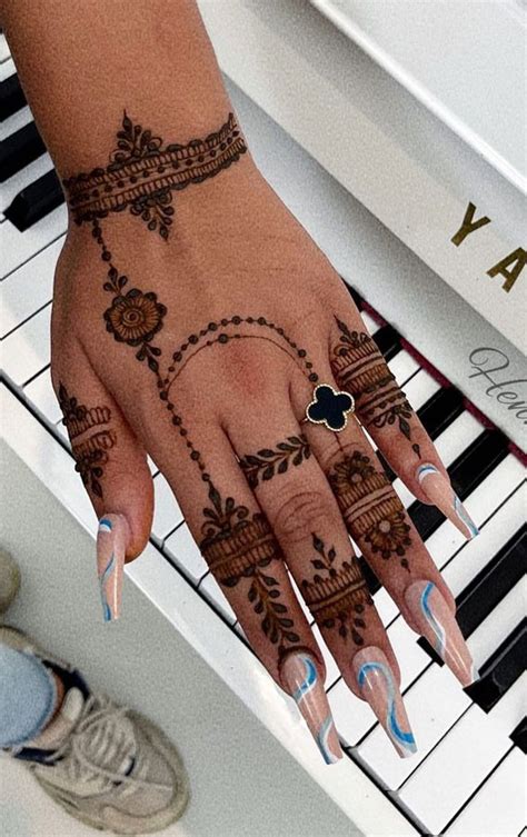 22 Floral Henna Patterns Inspired By Nature Floral Bracelet Henna I