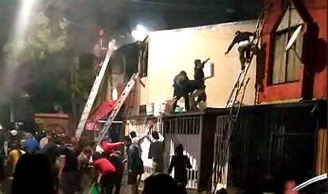 Incendio en población Parque Industrial deja tres casas con daños de