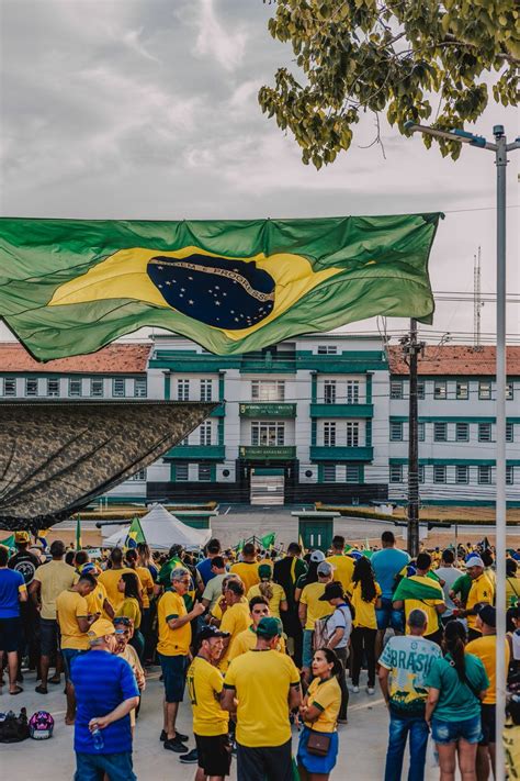 Alan Rodrigues on Twitter Protesto a favor da intervenção militar e