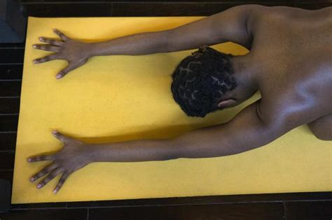 Aula Naked Yoga