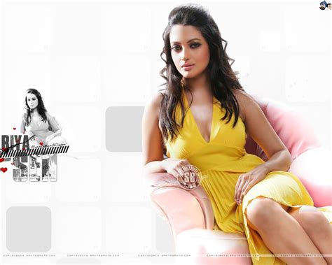 Naked Riya Sen Added By Makhan