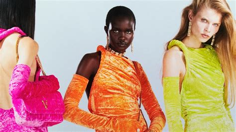 Los colores que debes usar en Año Nuevo vestidos zapatos y ropa