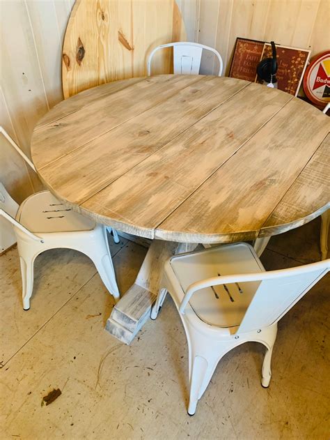 Round Rustic Farmhouse Table With Chairs Single Pedestal Etsy