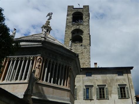 Descubriendo la Ciudad Alta de Bérgamo la torre Campanone