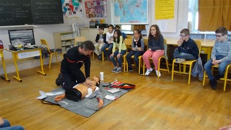 Ecole élémentaire La Butte Besançon Initiation aux premiers secours