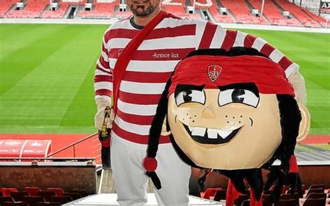 Stade Brestois Mais qui est donc Zef le Pirate Le Télégramme