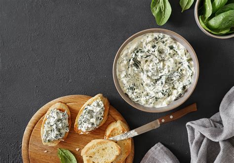 Trempette crémeuse aux artichauts et au parmesan Oikos Canada