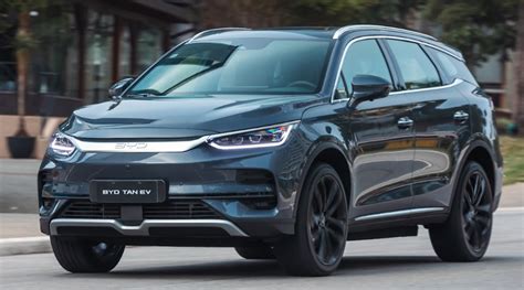 Potente BYD lança 2ª geração do SUV TAN EV 517 cv e autonomia de