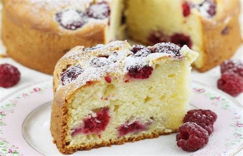 GÂTEAU MOELLEUX AUX FRAMBOISES la recette facile Délice Plat