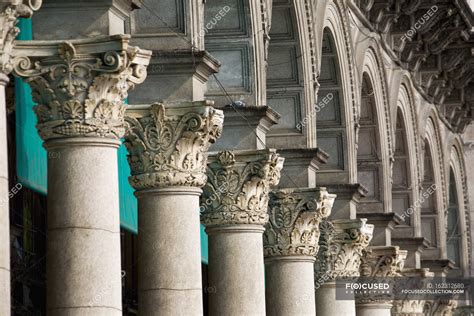 Columnas Y Arcos Corintios Enfoque Selectivo Primeros Planos Stock