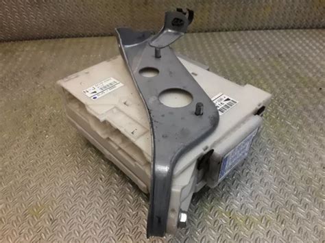 LEXUS IS FUSIBLE Boite à Unité pour 220 250 MK2 05 13 OEM Occasion