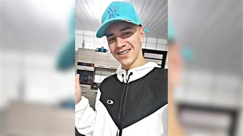 Jogador de futebol morre ao ser atingido por raio no Paraná CNN Brasil