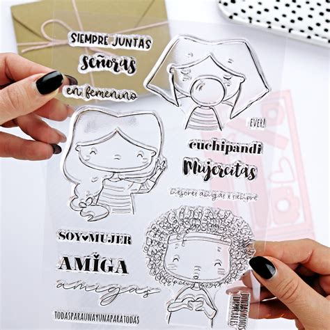 Set de sellos A5 Amigas Libertad Alúa Cid Scrapbooking