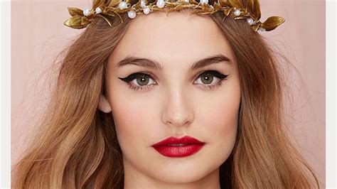 Gold Eyes And Red Lipstick Lipstutorial Org