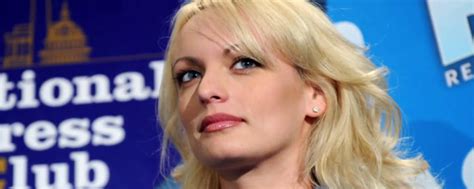 A Atriz De Filmes Adultos Stormy Daniels Acrescentou Cripto Recompensas