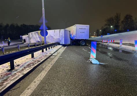 Wypadek na DTŚ w Katowicach Droga jest zablokowana Katowice24