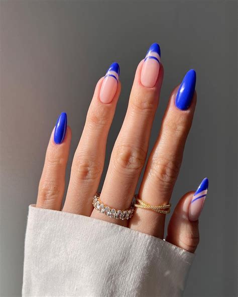 10 diseños de uñas azules elegantes y bonitos que son tendencia este