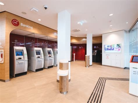 Serie Banking 2 0 UniCredit Bank Austria eröffnet drei neue Filialen