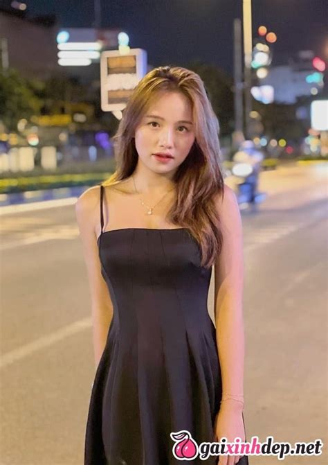 Ảnh Diễn Viên Trần Thị Nhung Mặc Bikini Đồ Bơi Sexy Gợi Cảm Gái Xinh Đẹp