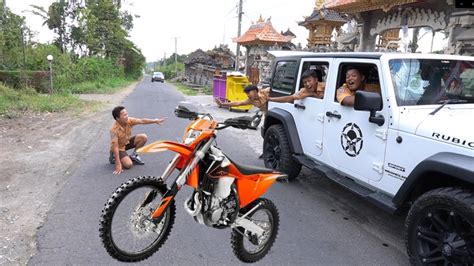 RENDI DI HIN4 JALAN KAKI KESEKOLAH KASIHAN BANGET YouTube