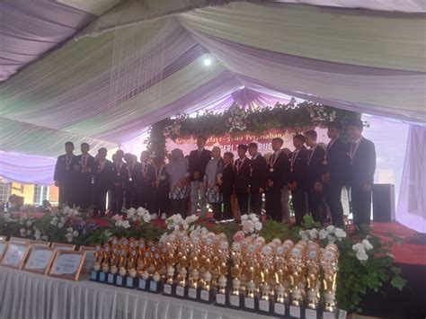 Sdn Cicurug Yang Syarat Prestasi Ini Gelar Acara Kenaikan Kelas Dan