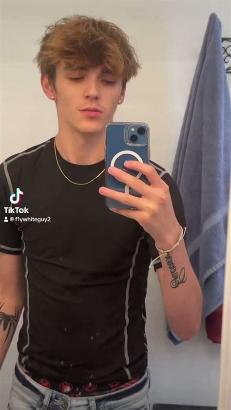 Jonathan On Twitter Me On Tik Tok Vs Me Here Https T Co GIZRwAnYn3